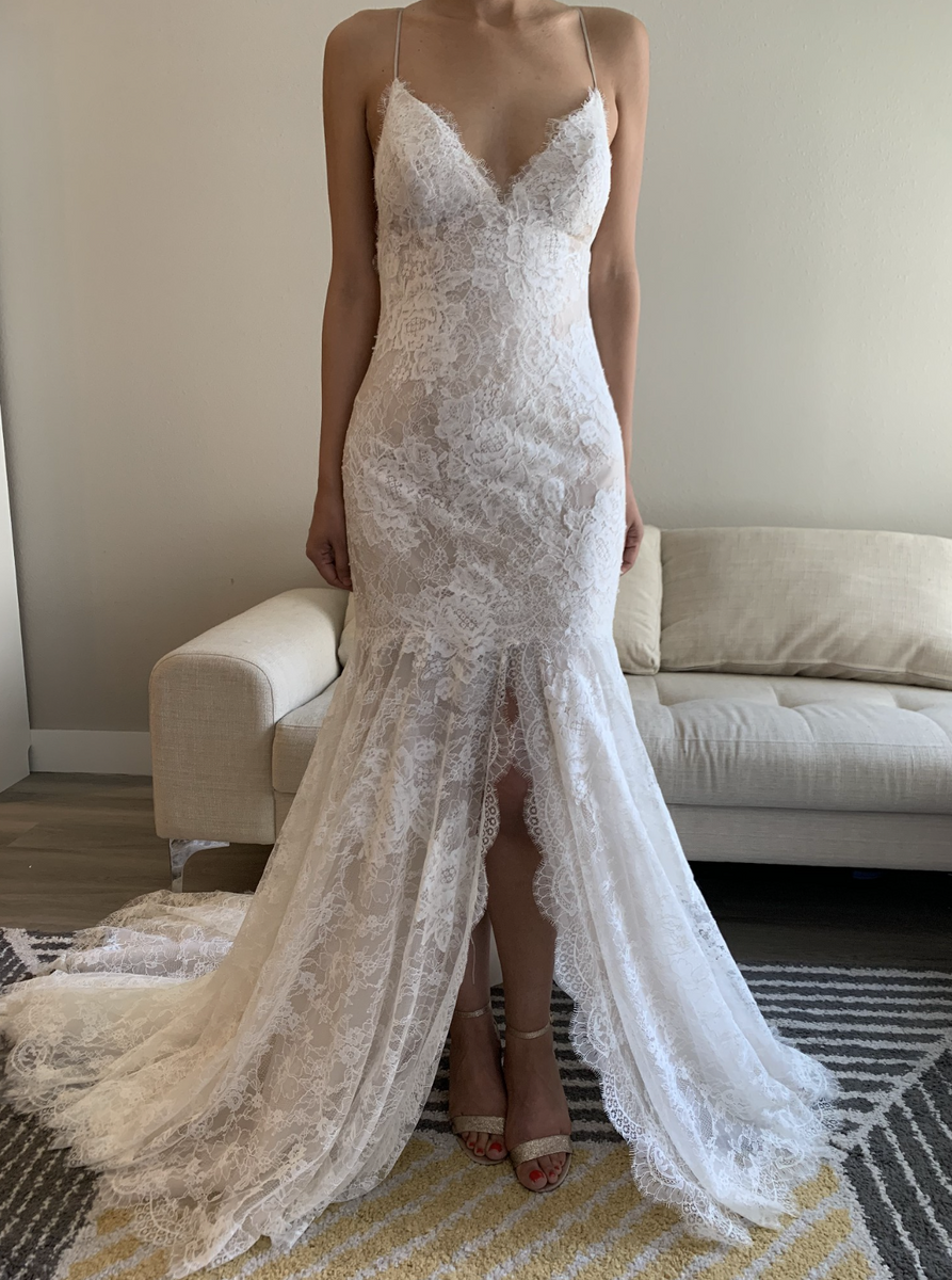 Monique Lhuillier BL 17211 – Nearly Newlywed