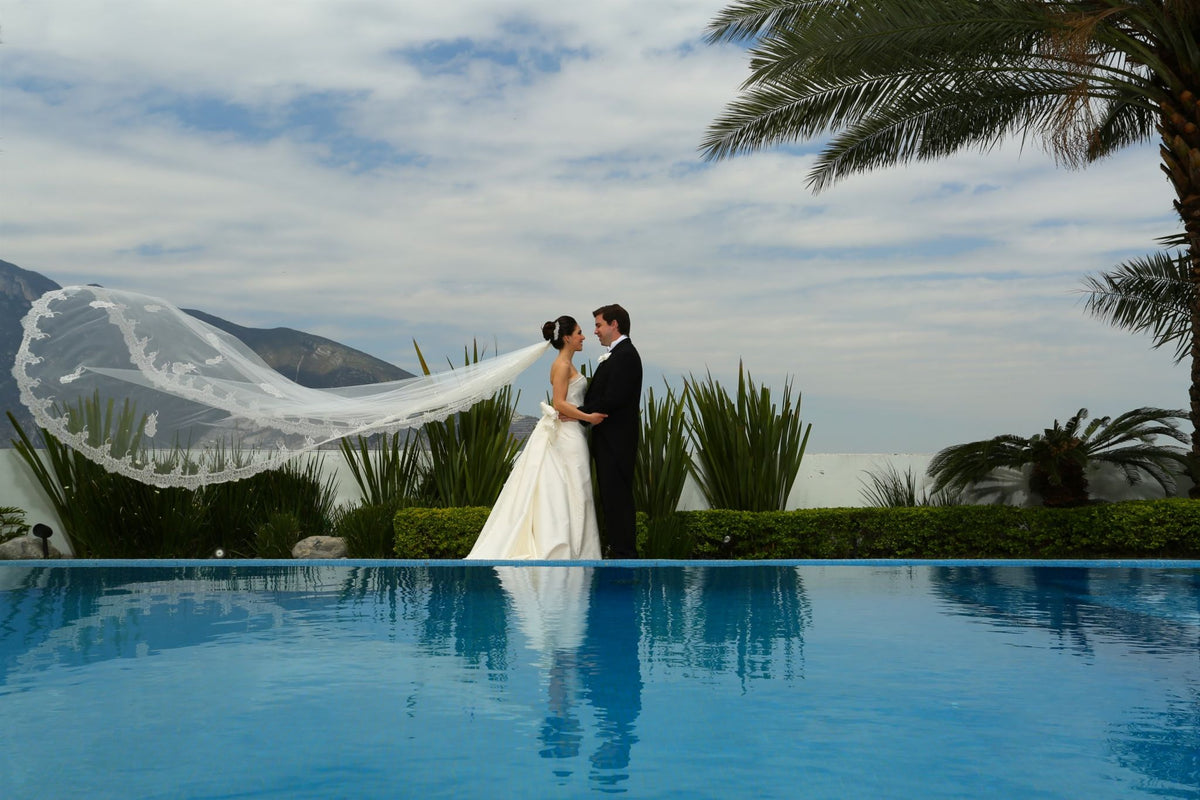 Carolina Herrera JACQUELINE – Nearly Newlywed