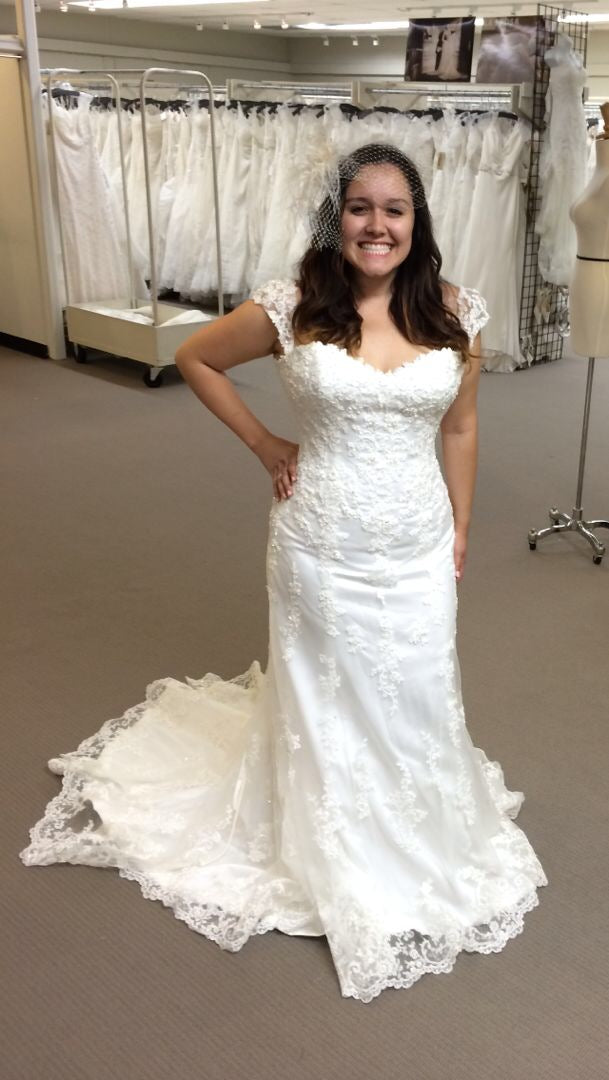 Maggie Sottero Emma - Ivory – Nearly Newlywed