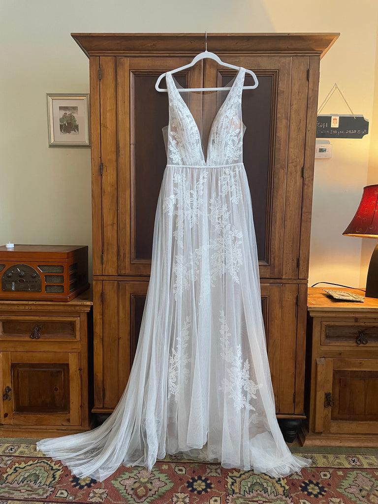 Allure Bridals Julia E254 – Nearly Newlywed