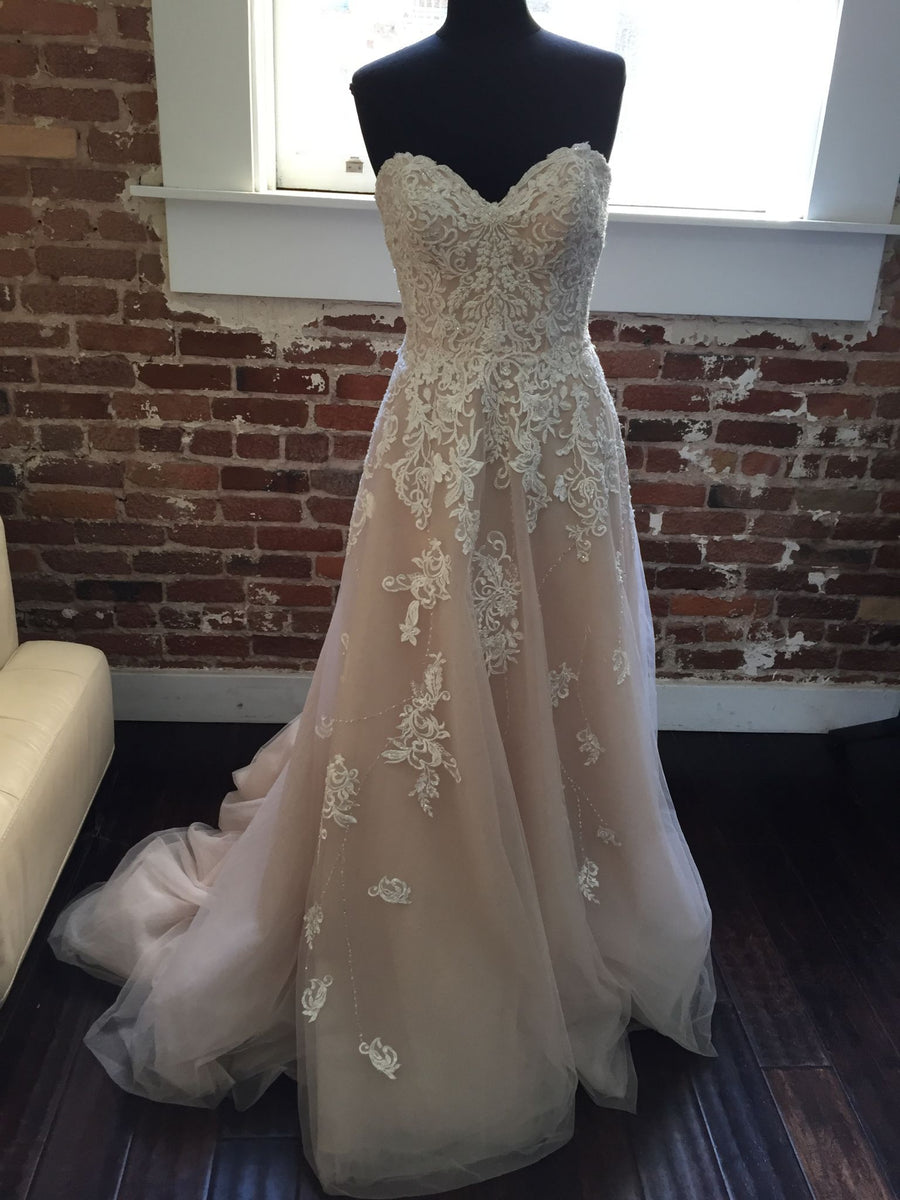 Essense of Australia D2218 – Nearly Newlywed