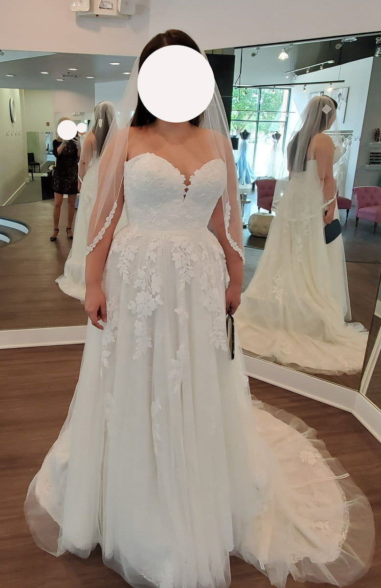 Essense of Australia D2752 – Nearly Newlywed