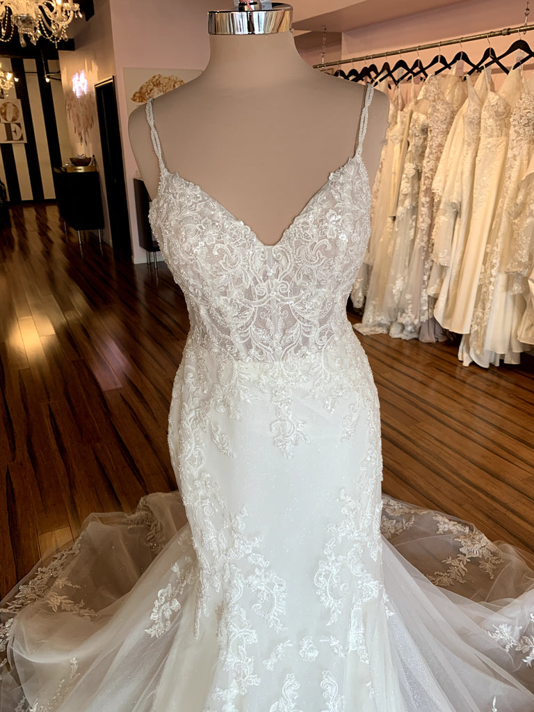 Essense of Australia Bernadette : D3502 – Nearly Newlywed