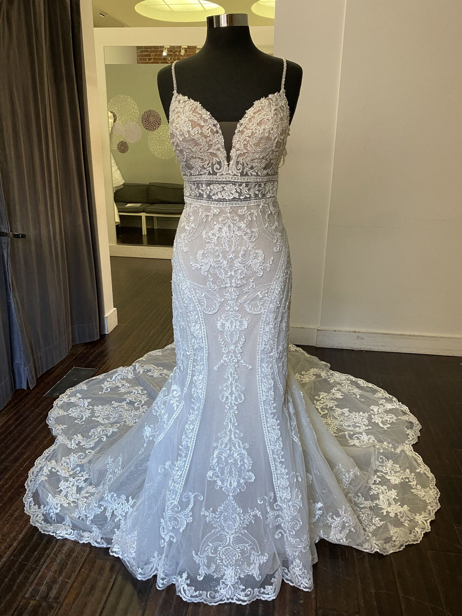 Essense of Australia D2887 – Nearly Newlywed