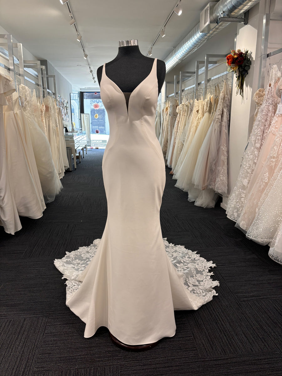Essense of Australia D3112 – PreOwnedWeddingDresses