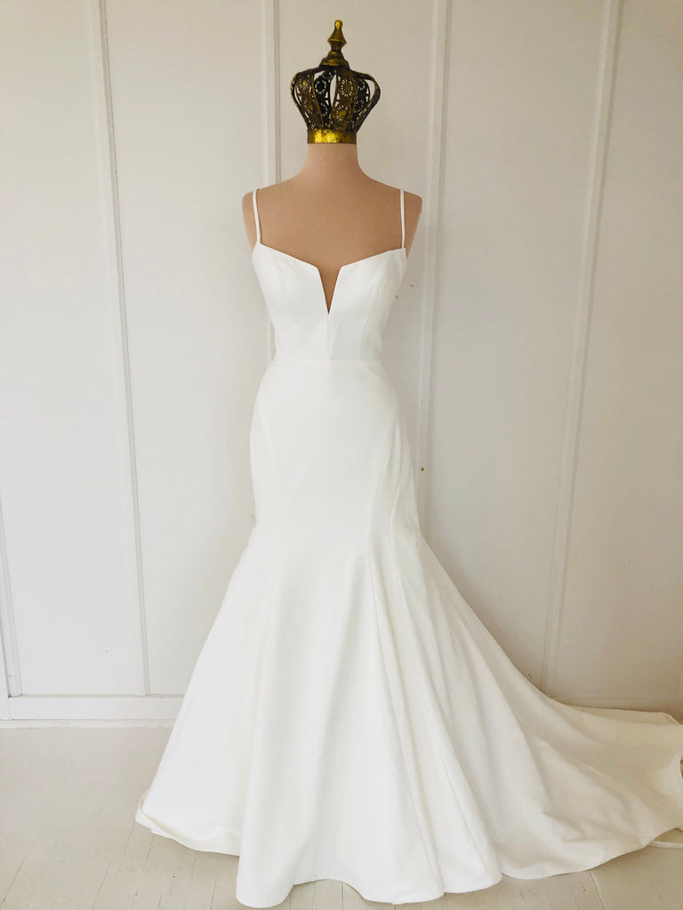 Essense of Australia D3615 – Nearly Newlywed