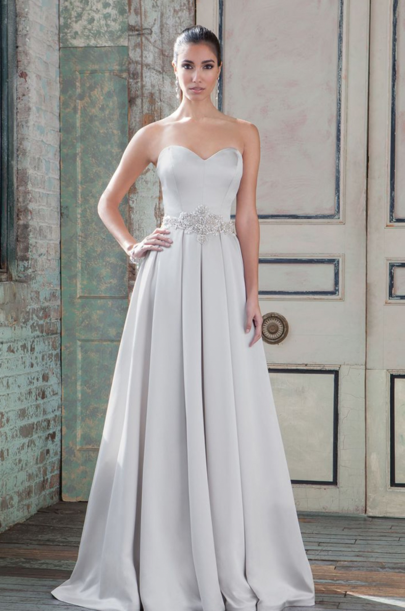 Justin Alexander 9789 – Nearly Newlywed