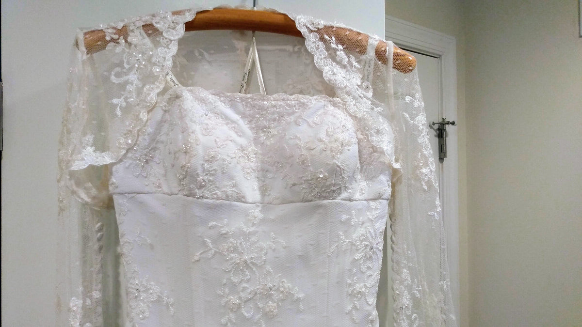 Justin Alexander 8102 – Nearly Newlywed