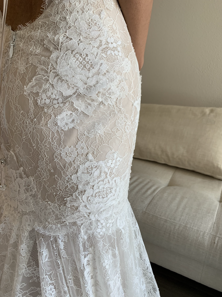 Monique Lhuillier BL 17211 – Nearly Newlywed