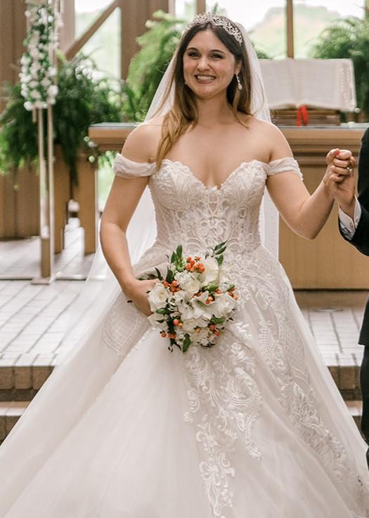 Other Elizabeth Lee - 2020 Collection - Sarah w/ Matching Veil – Nearly ...