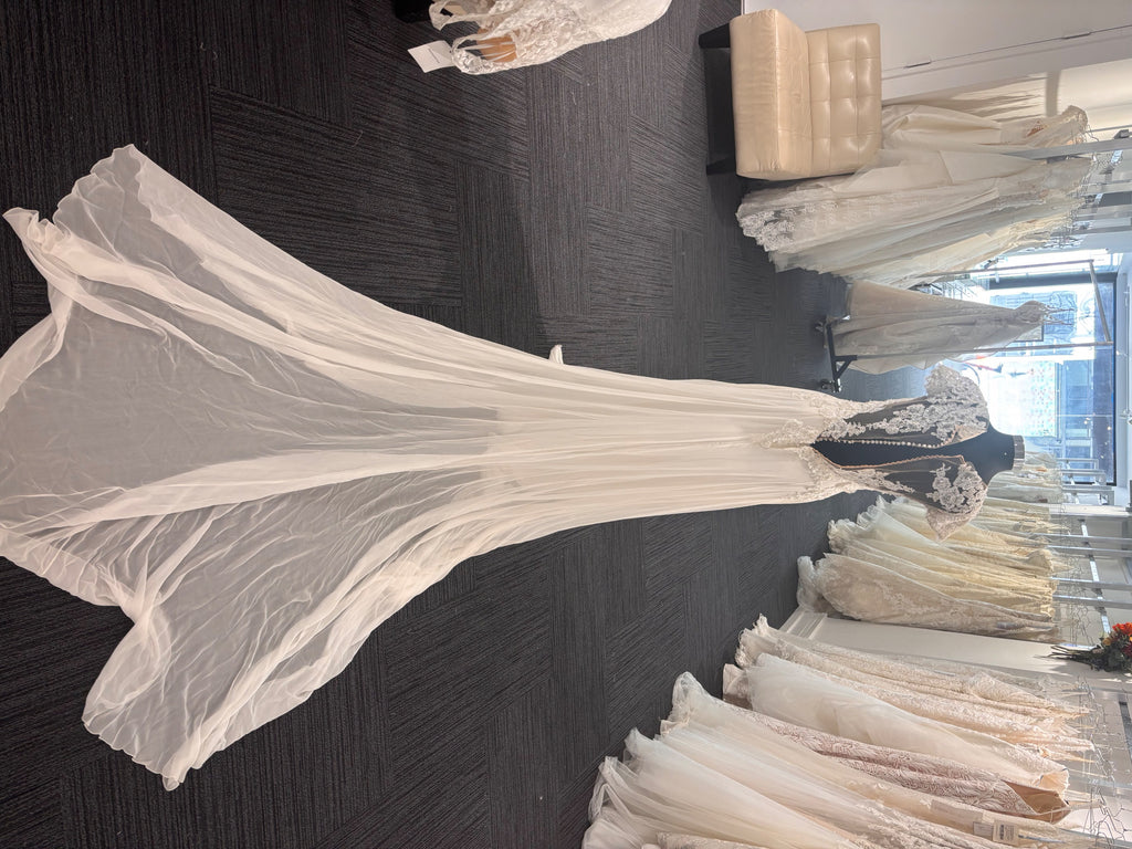 Pronovias Regina – Nearly Newlywed