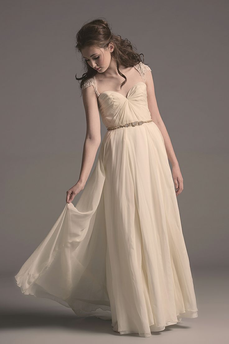 Sarah Seven Clara – Nearly Newlywed