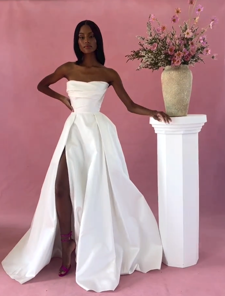 Sarah Seven Agatha – Nearly Newlywed