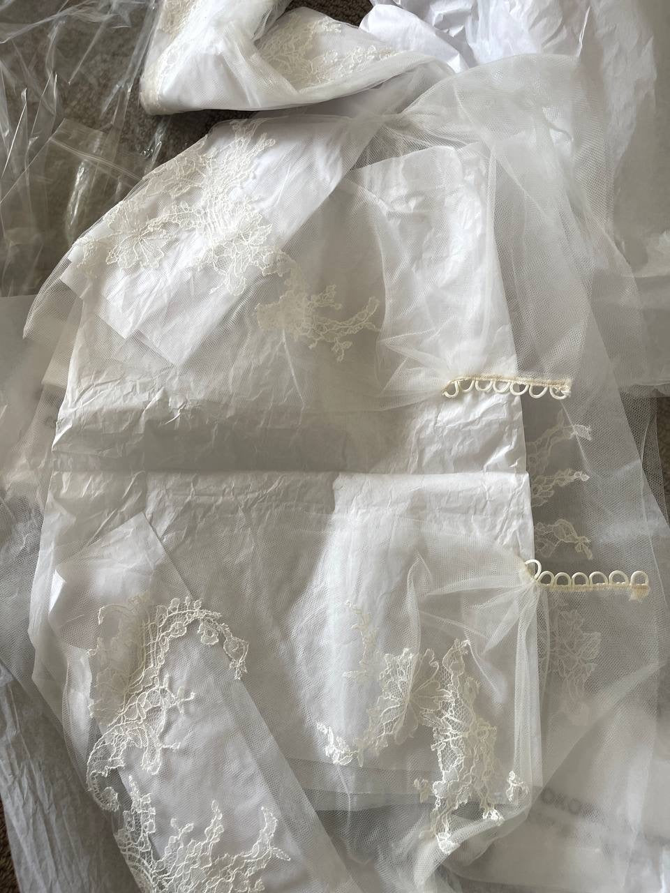 Vera Wang Esther – Nearly Newlywed Vera Wang Esther – Nearly Newlywed