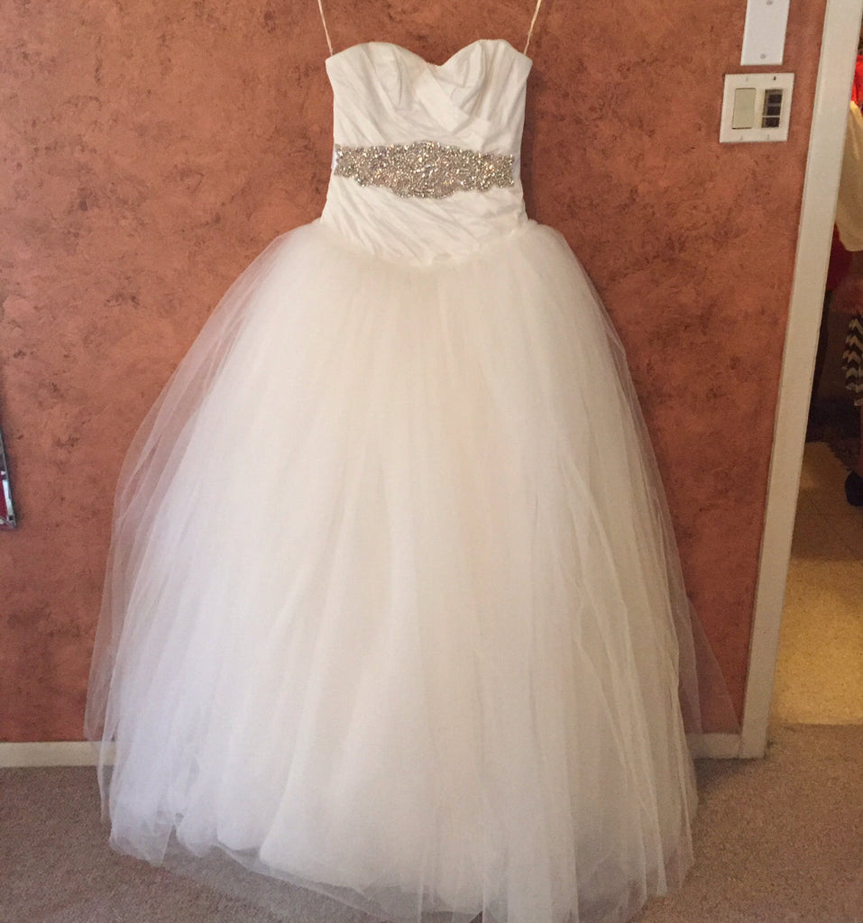 Vera Wang White Ivory Tulle – PreOwnedWeddingDresses