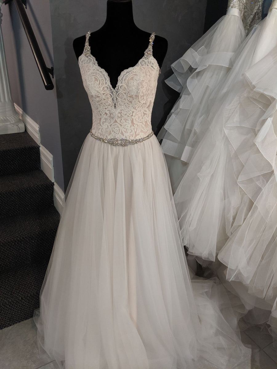 Allure Bridals 3004 – Nearly Newlywed