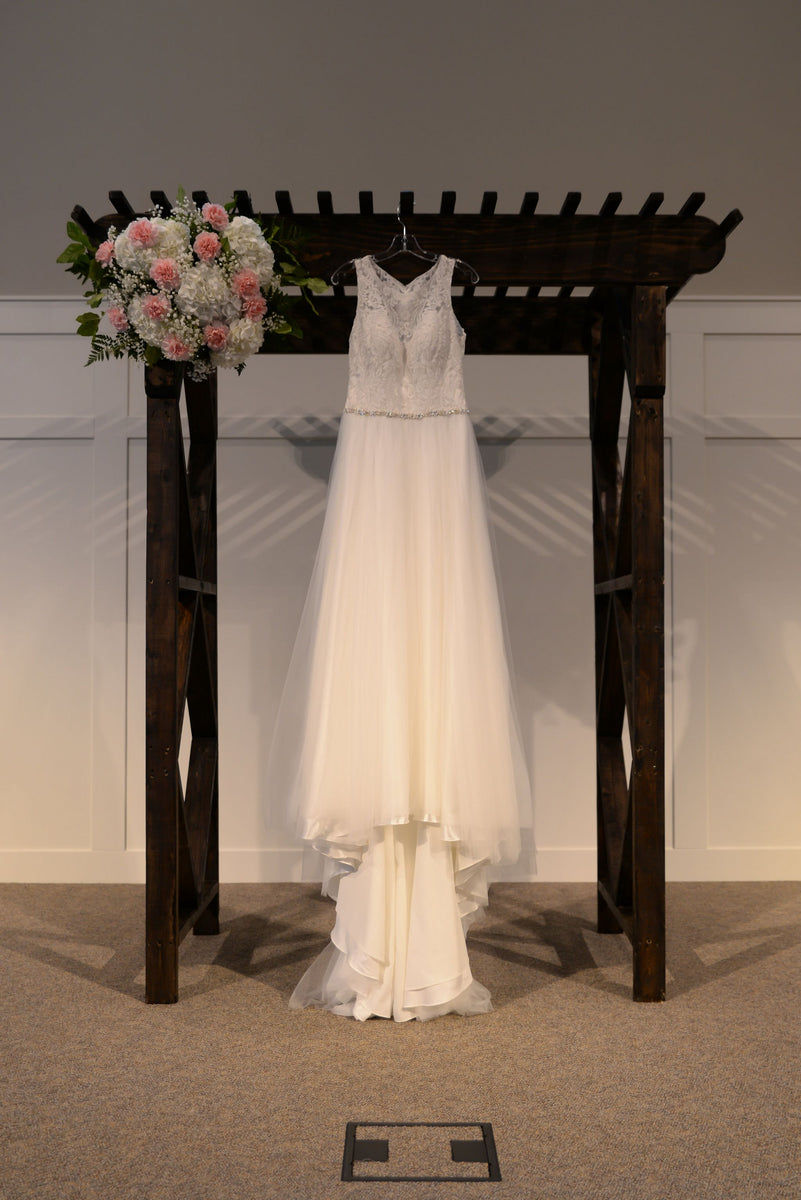 Allure Bridals – Nearly Newlywed