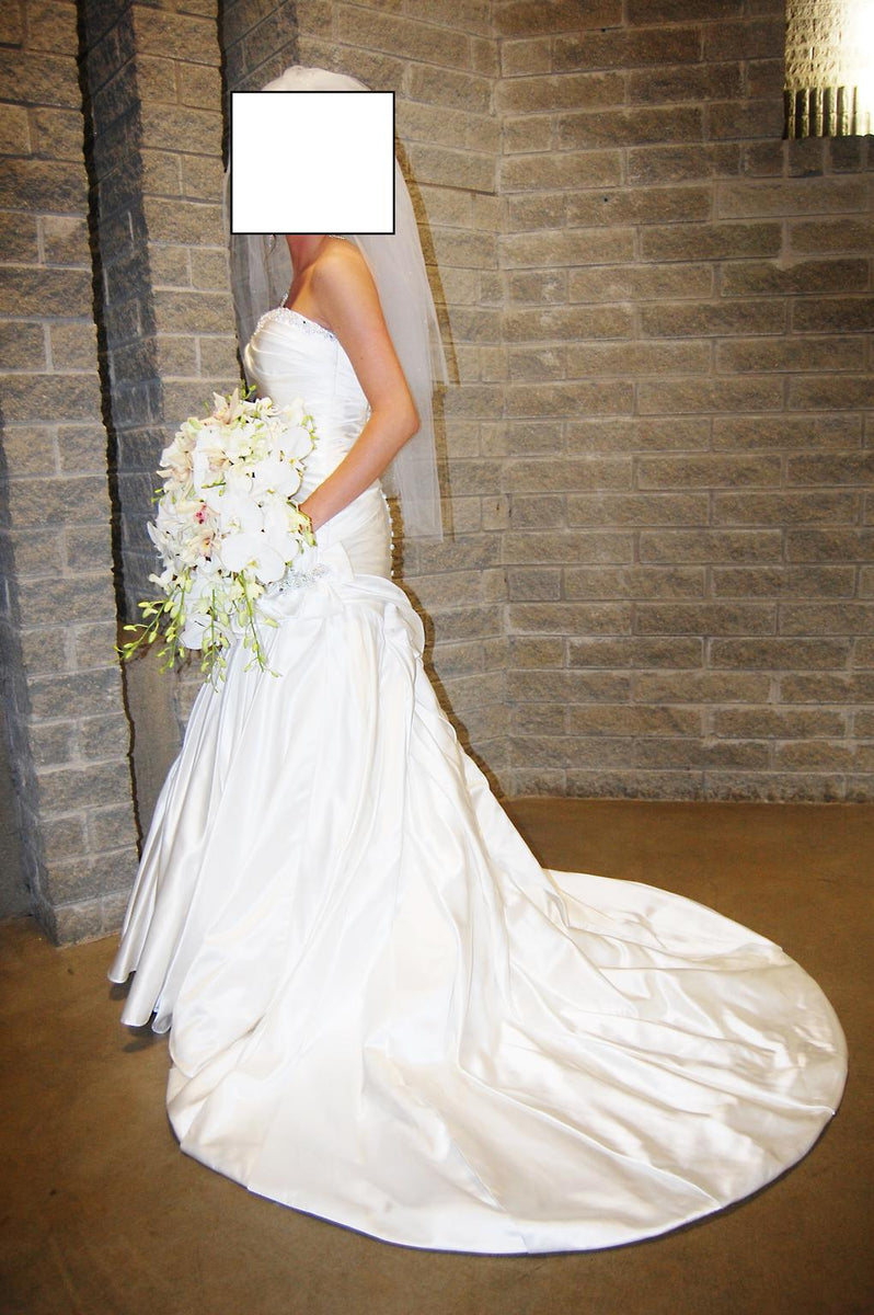 Allure Bridals 8710 – Nearly Newlywed