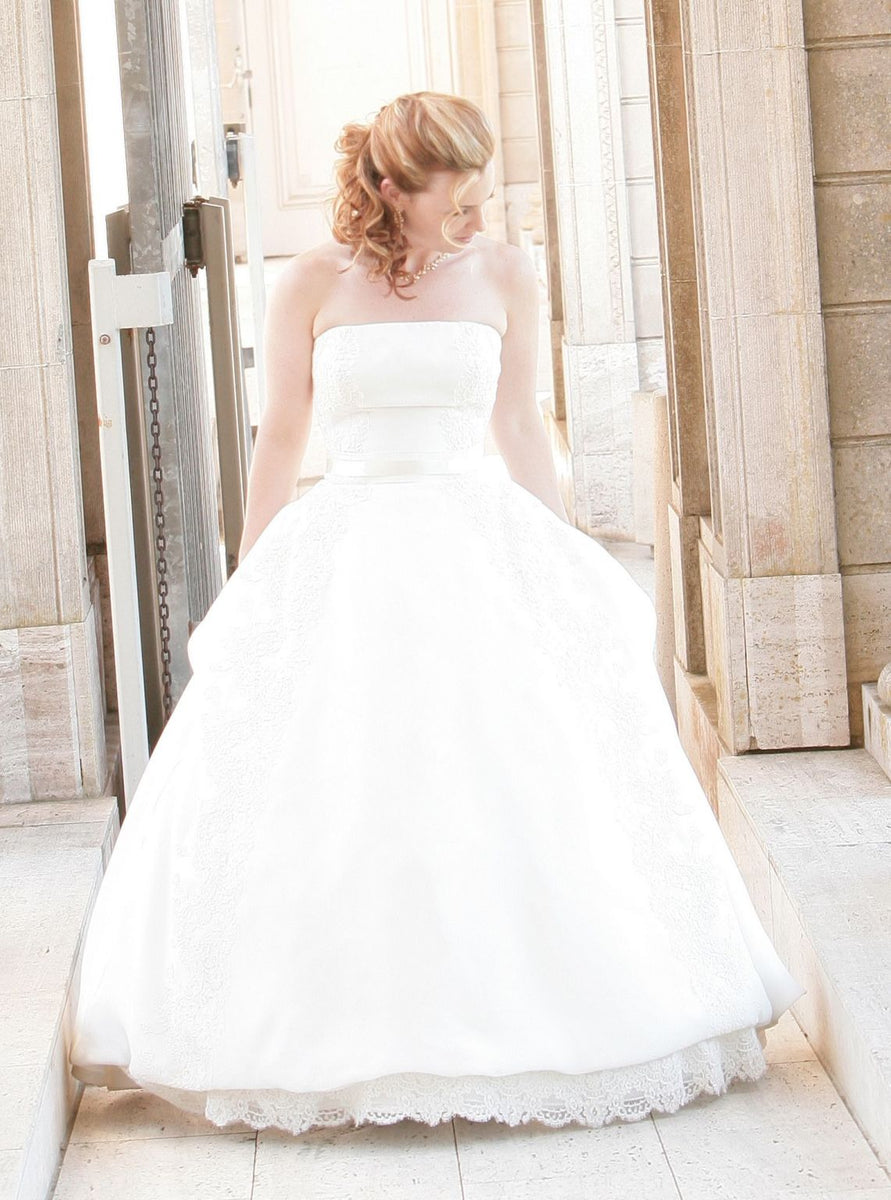 Amsale Altered Dress from movie – PreOwnedWeddingDresses