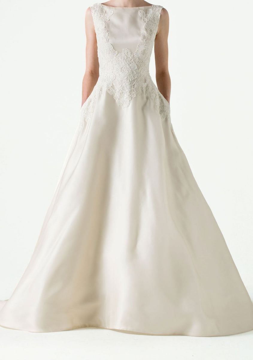 Anne Barge AB752 – Nearly Newlywed