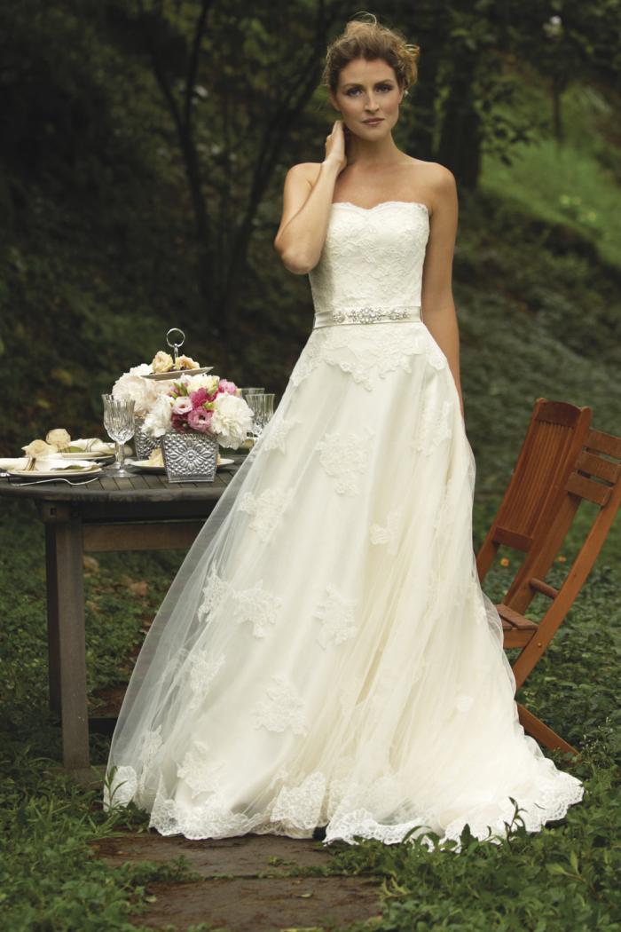 Augusta Jones Juno – Nearly Newlywed