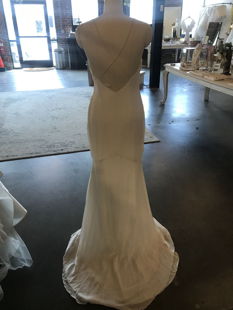 Bo & Luca Ella – Nearly Newlywed