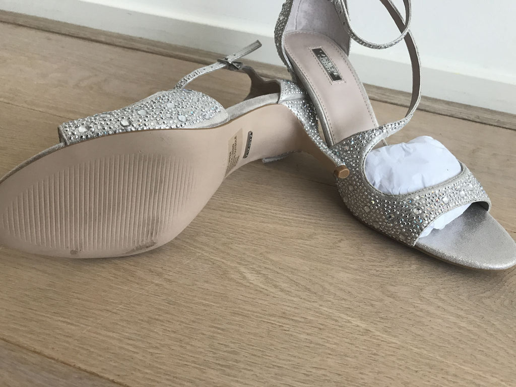 Carvela – Nearly Newlywed