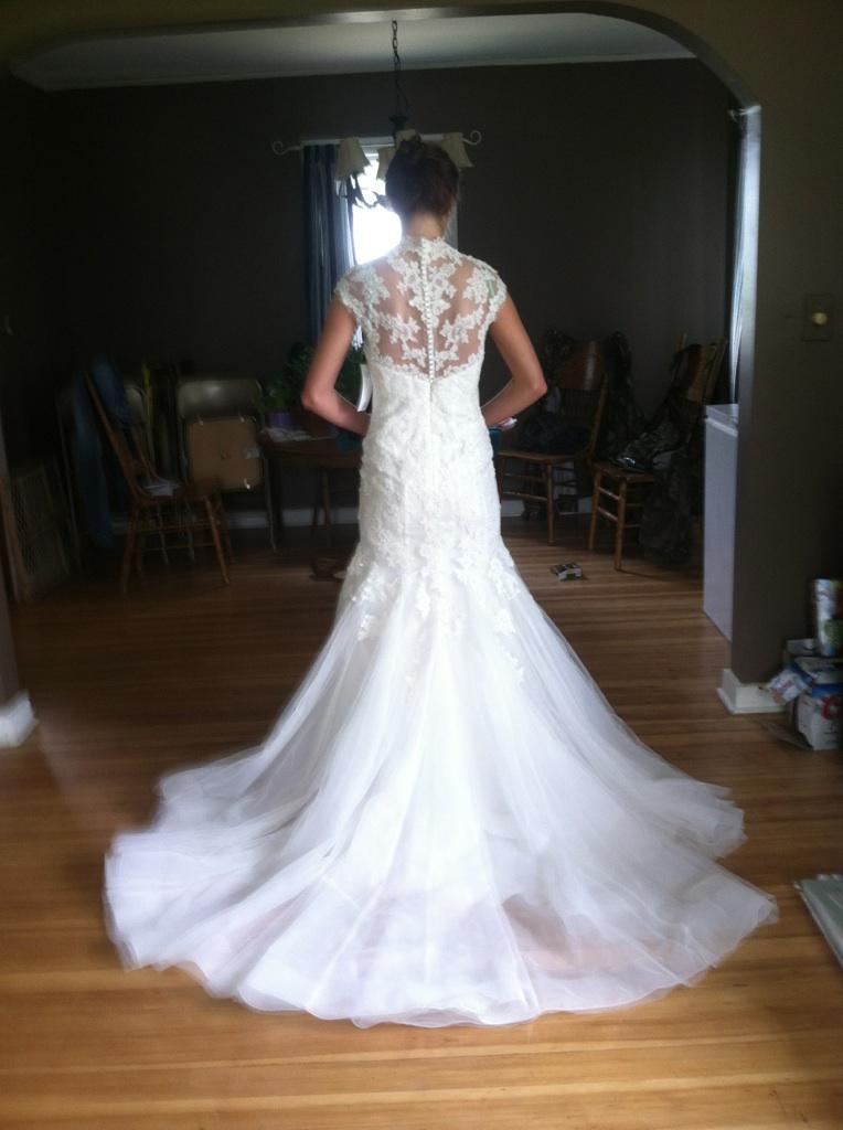 Enzoani BT13-18 – Nearly Newlywed