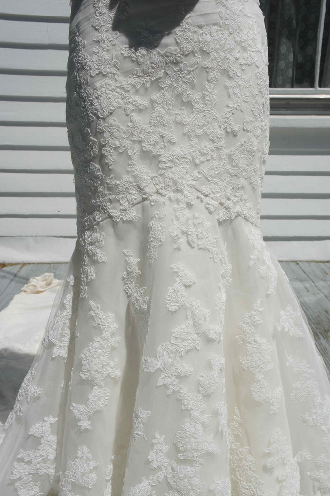 Enzoani Elim Blue By Enzoani Collection Preownedweddingdresses