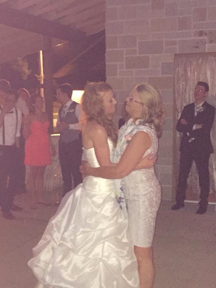 Enzoani Ferryn – Nearly Newlywed