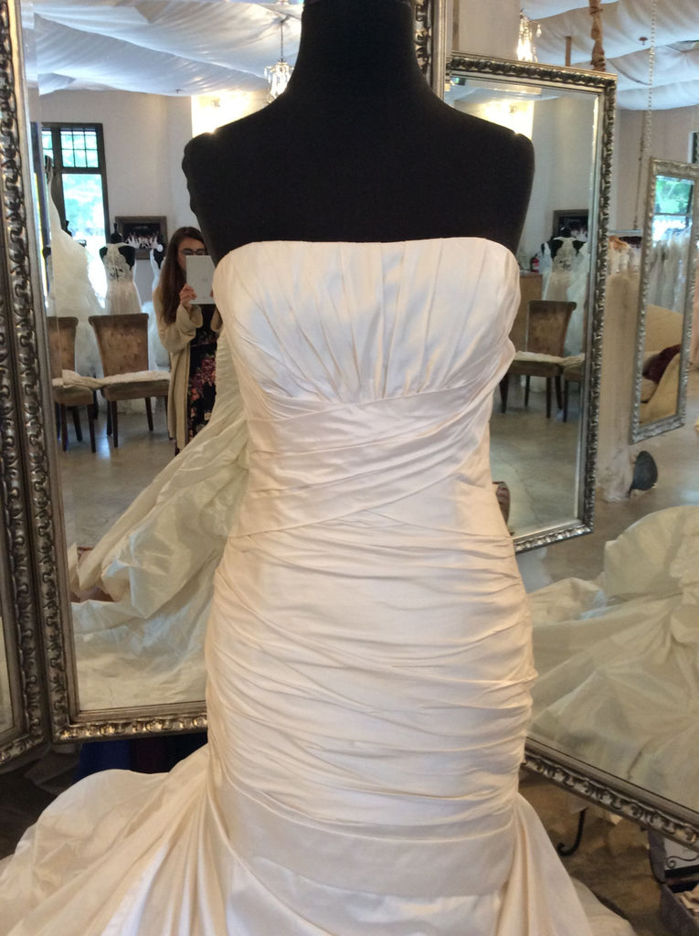 Enzoani Evette – Nearly Newlywed