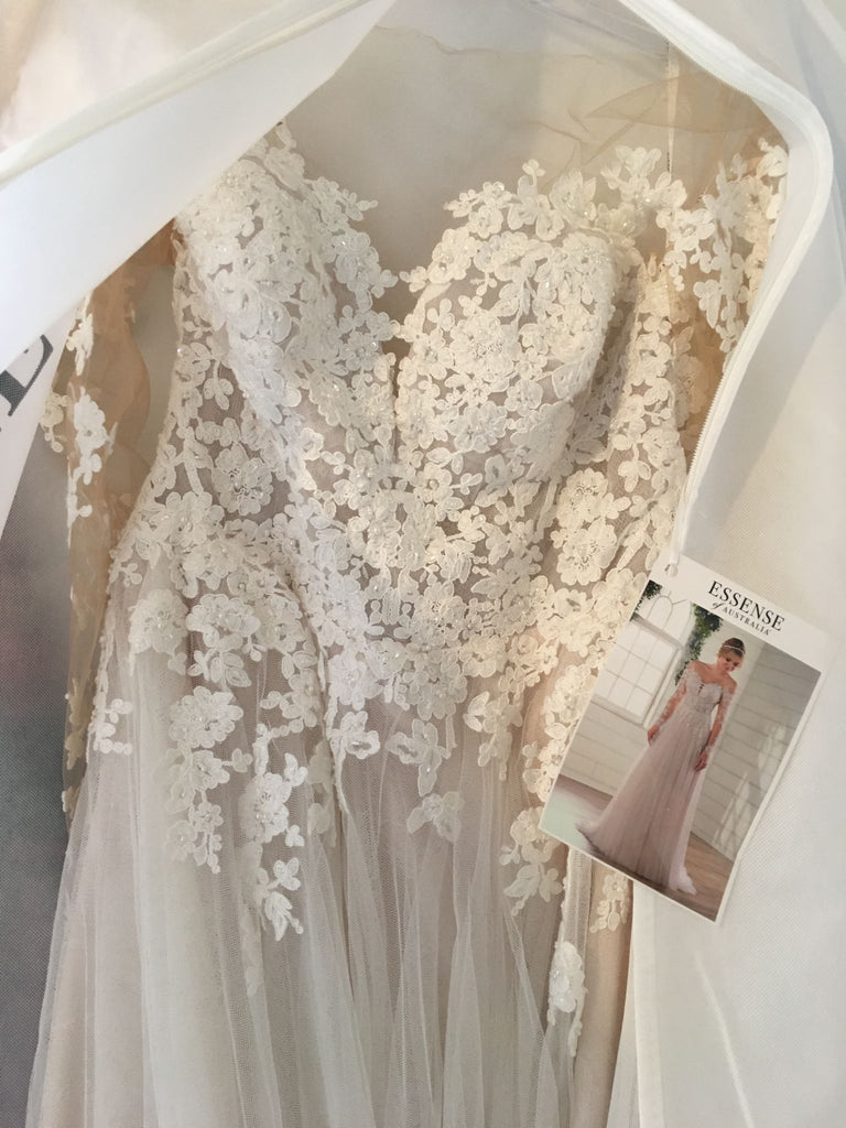 Essense of Australia D2526 – PreOwnedWeddingDresses