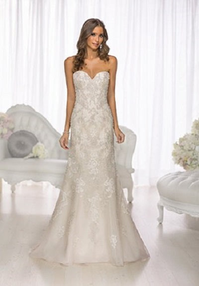 Essense of Australia D1676 – Nearly Newlywed