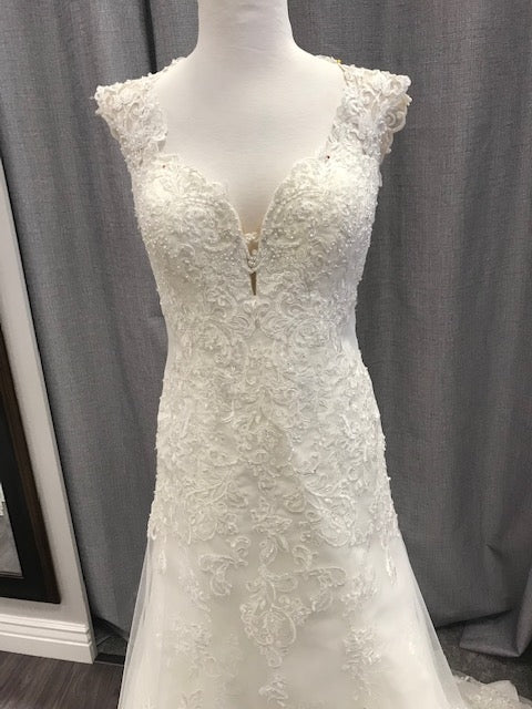 Essense of Australia D2262 – Nearly Newlywed