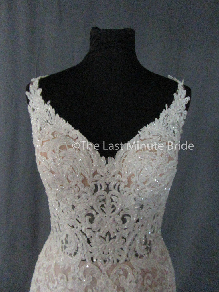 Essense of Australia D2281 – PreOwnedWeddingDresses