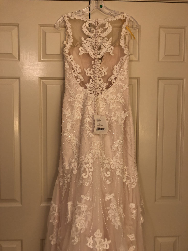 Essense of Australia D2208 – PreOwnedWeddingDresses