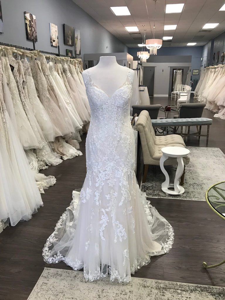 Essense of Australia D2208 – PreOwnedWeddingDresses