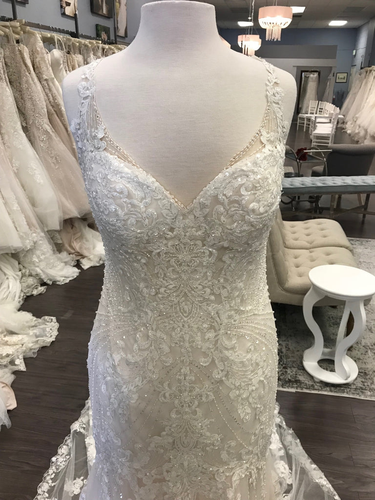 Essense of Australia D2208 – Nearly Newlywed