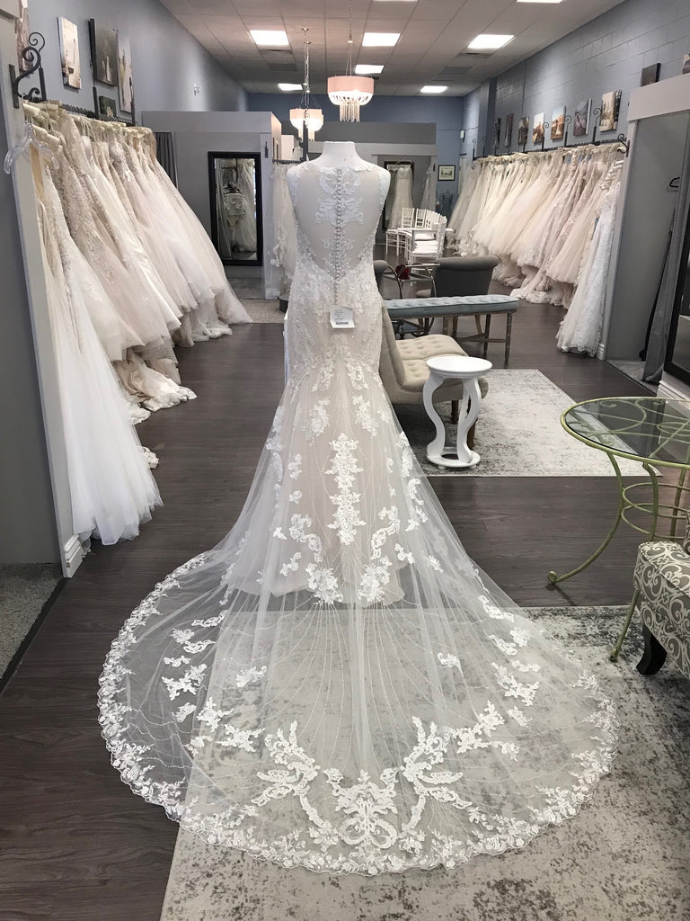 Essense of Australia D2208 – Nearly Newlywed