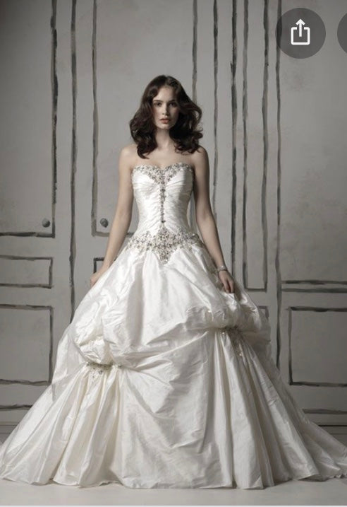 Justin Alexander 8490 – Nearly Newlywed