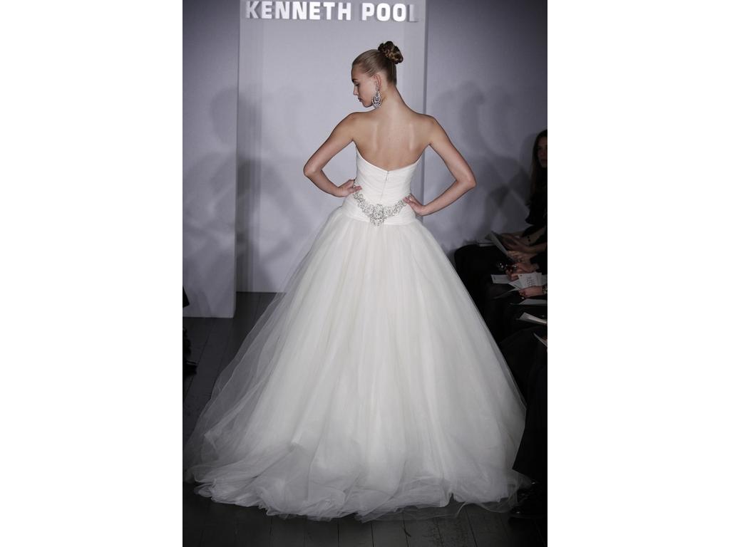 Kenneth Pool Kenneth Pool Joyous Size 16 – PreOwnedWeddingDresses