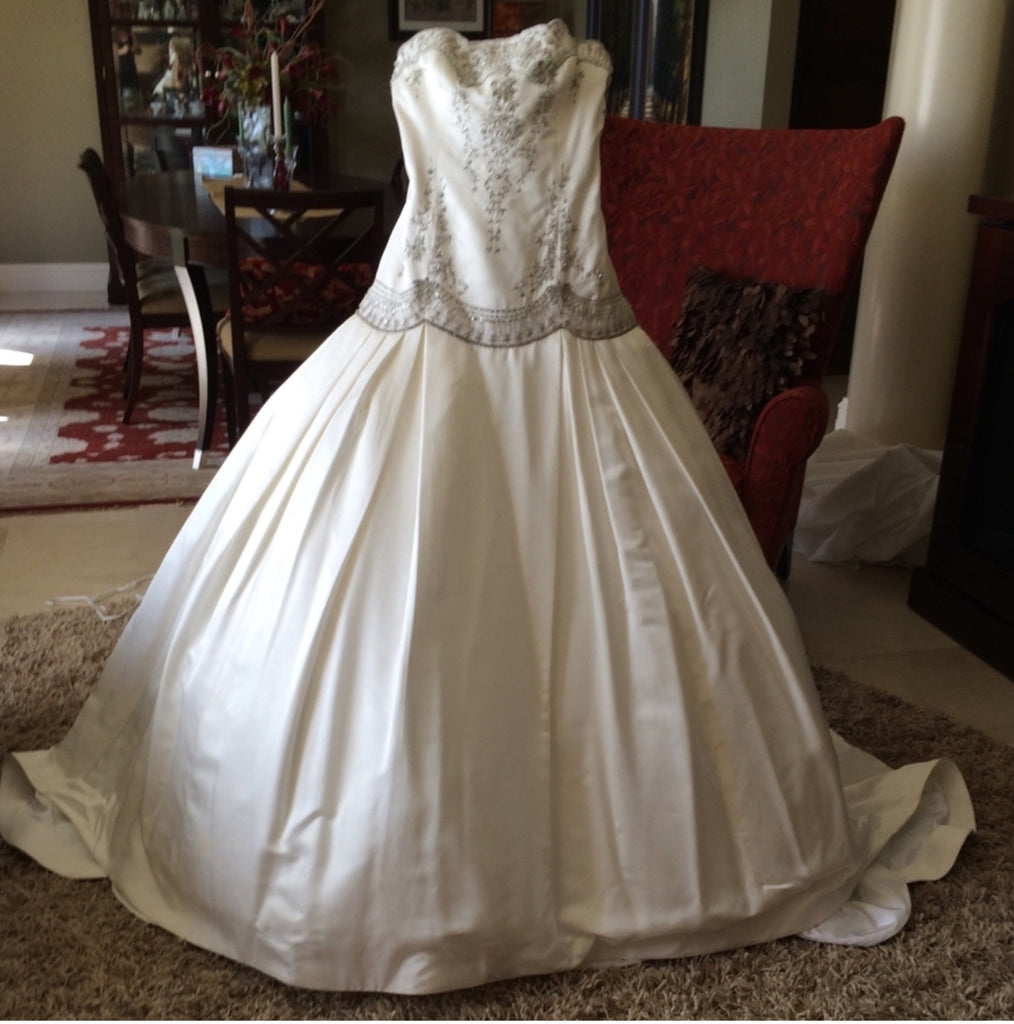 Kenneth Pool Dutchess Satin Ballgown – PreOwnedWeddingDresses
