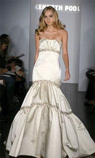 Kenneth Pool Kenneth Pool Phoebe Size 16 – Nearly Newlywed