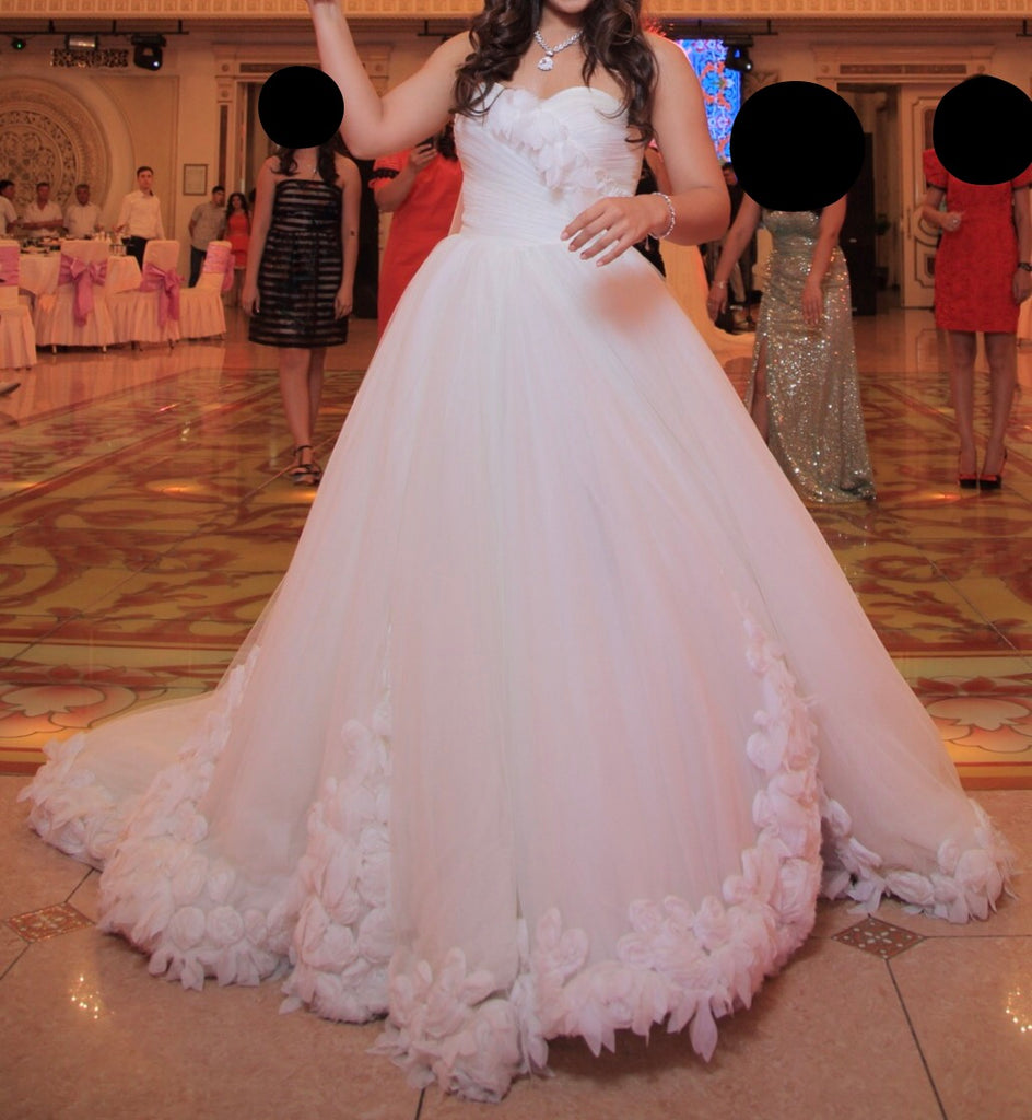 Manuel Mota Prestigio – Nearly Newlywed