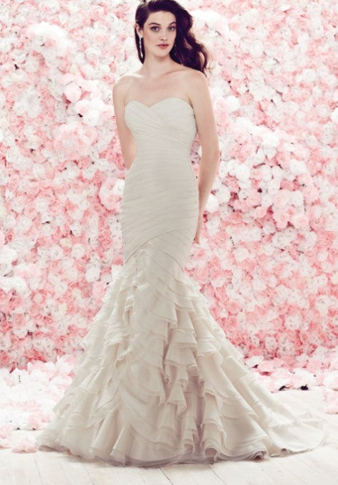 Mikaella 1850 – Nearly Newlywed