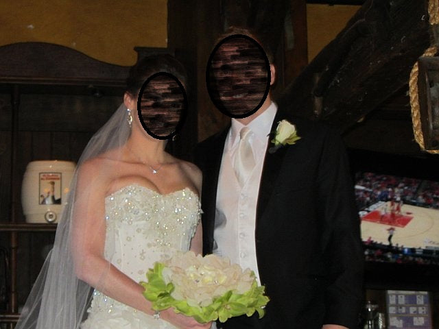 Monique Lhuillier Flavia – Nearly Newlywed