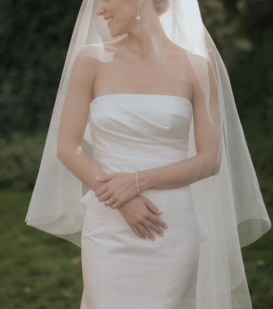 Monique Lhuillier Brand Bliss by Monique Lhuillier / Model Bow ...