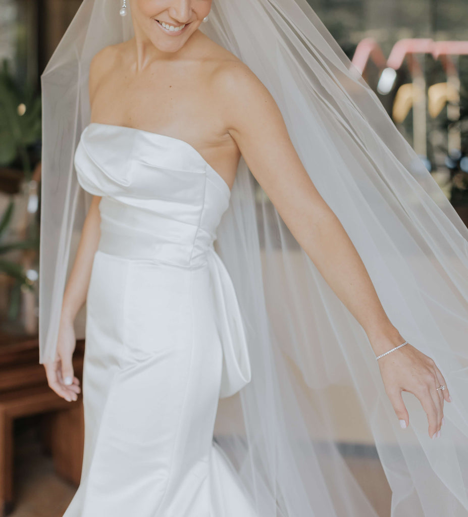 Monique Lhuillier Brand Bliss by Monique Lhuillier / Model Bow ...