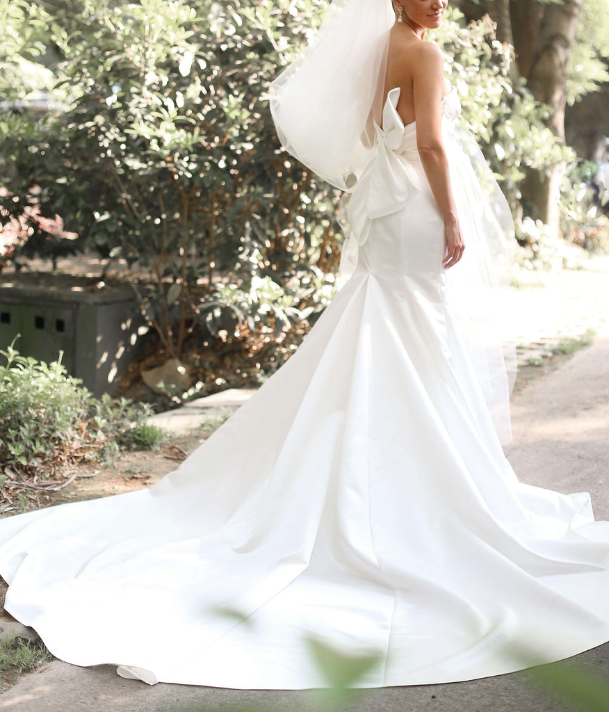 Monique Lhuillier Brand Bliss by Monique Lhuillier / Model Bow – Nearly ...