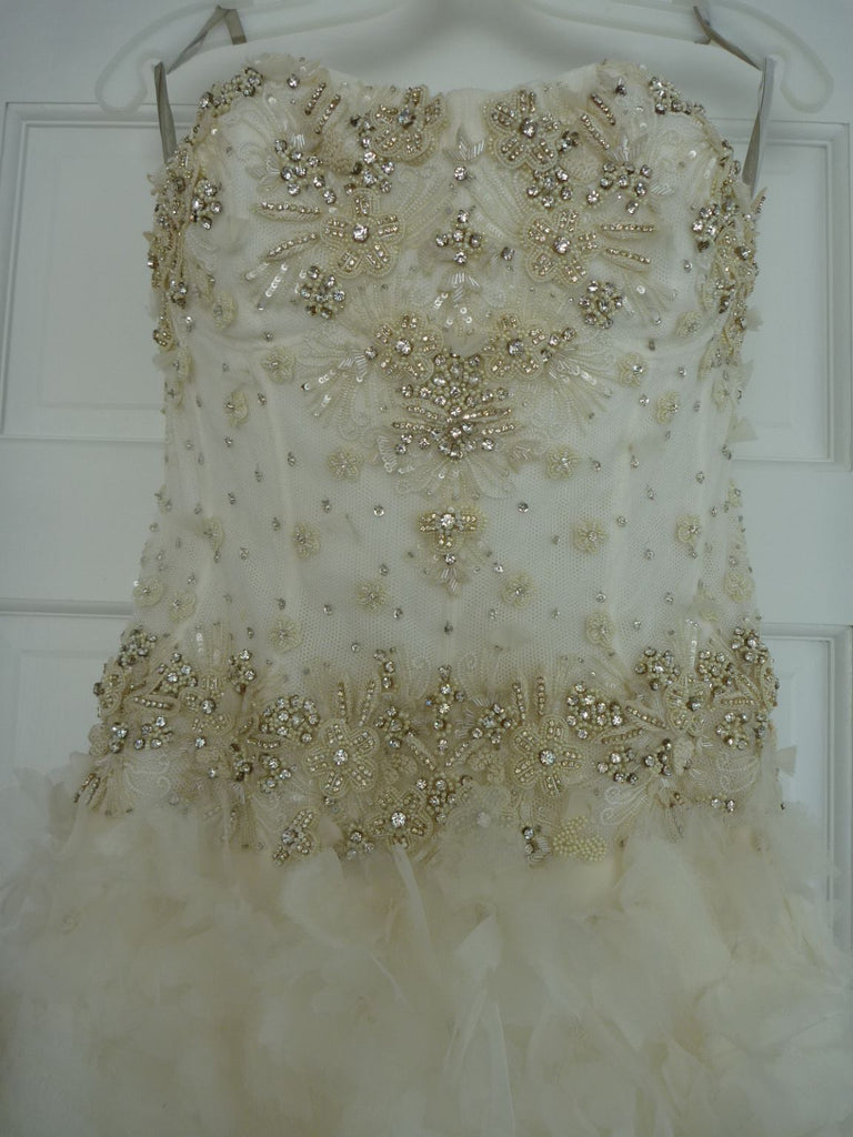 Monique Lhuillier Flavia – Nearly Newlywed